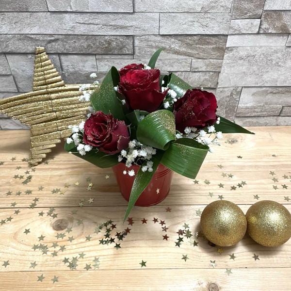 composition rose gypsophile